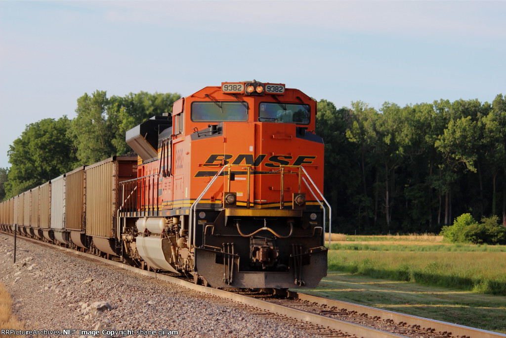 BNSF 9382 brings up dpu,